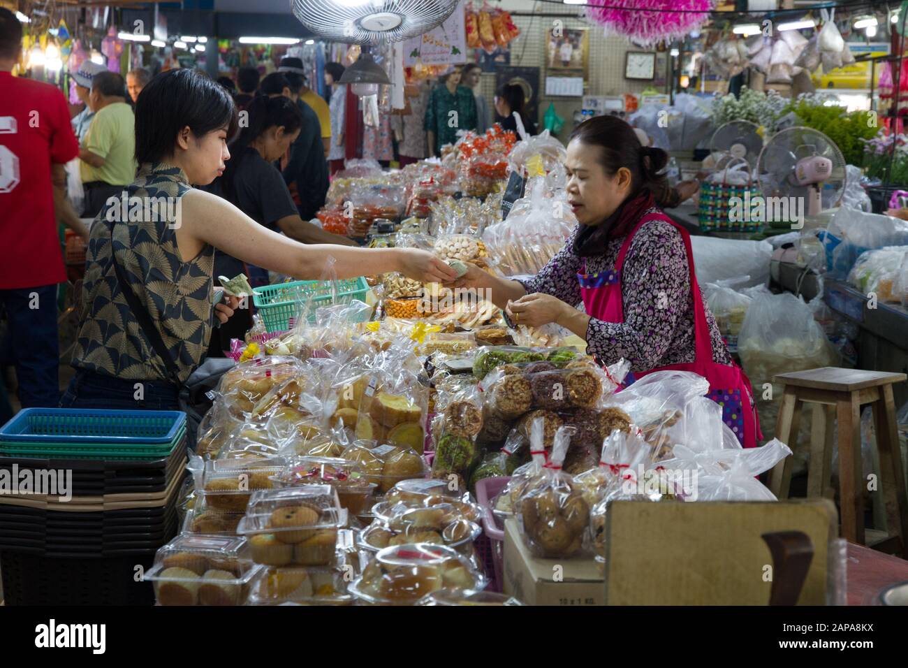 Chiang Mai Market Thailand woman shopping Stock Photo - Alamy
