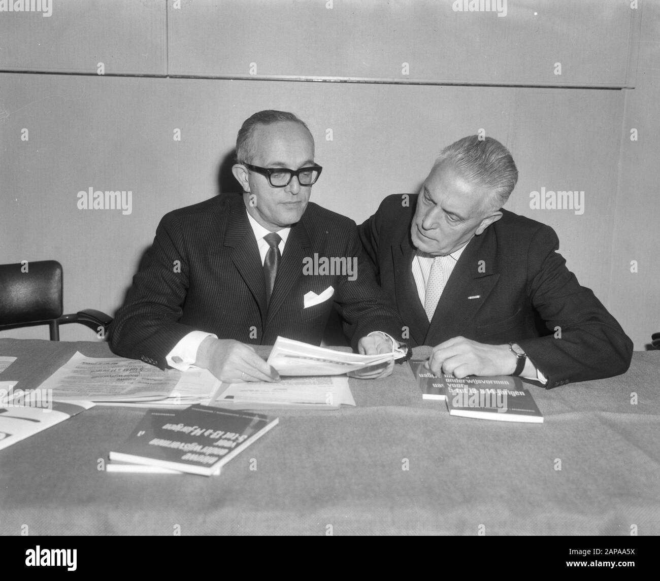 Congress of Dutch Teachers in Krasnapolsky, lin W. van der Gedade and ...