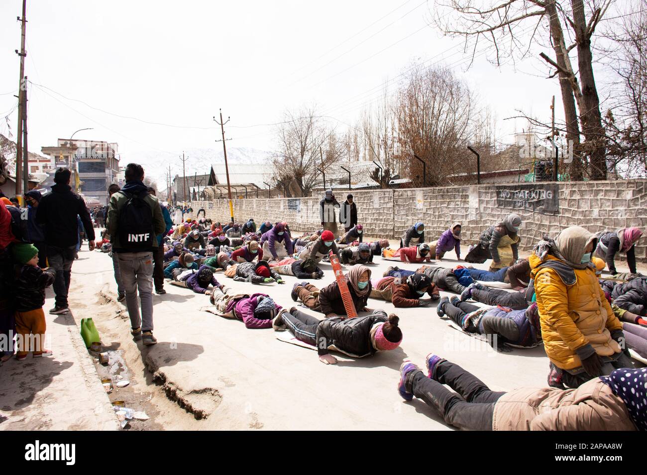 Lhasa festival hi-res stock photography and images - Alamy