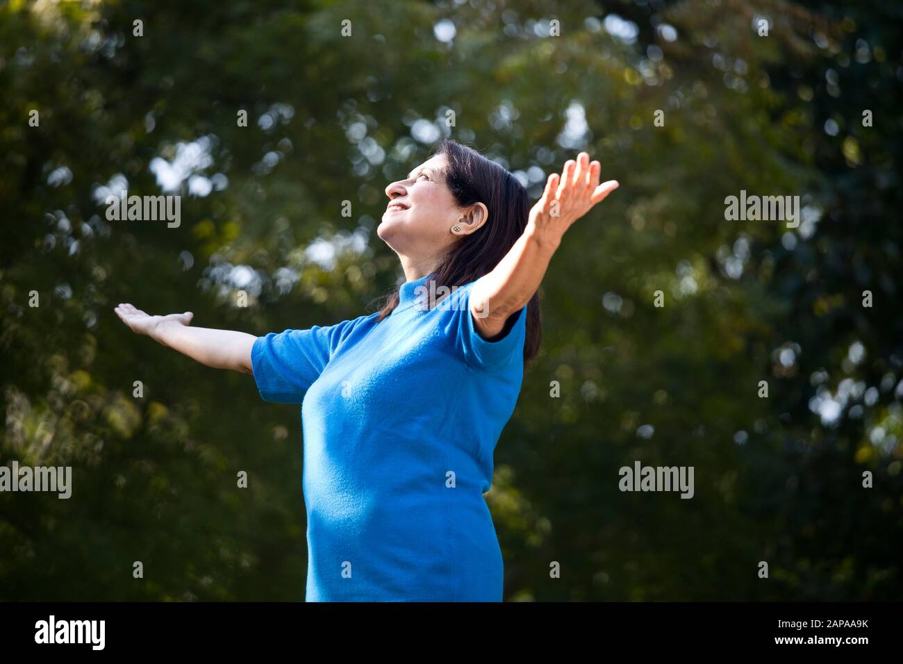 Women arms hi-res stock photography and images - Alamy