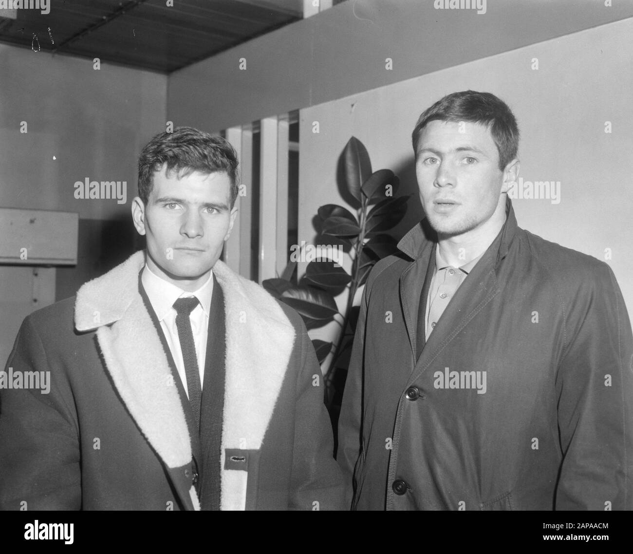 Arrival boxing teams hi-res stock photography and images - Alamy