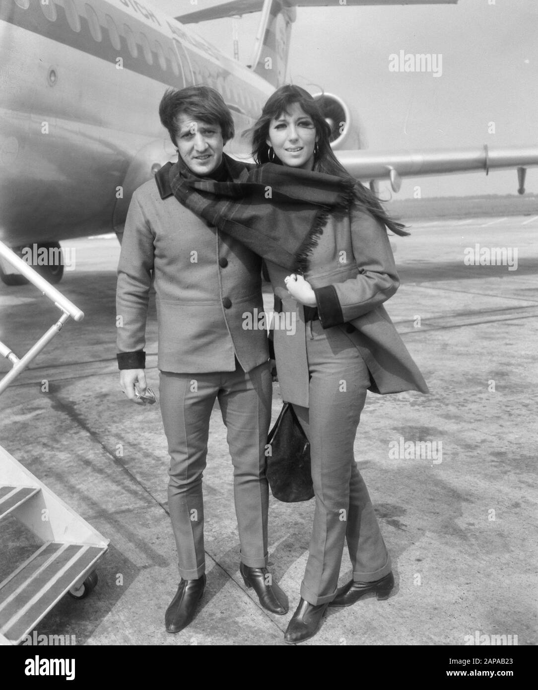Departure of Schiphol by the American pop song couple Sonny and Cher ...