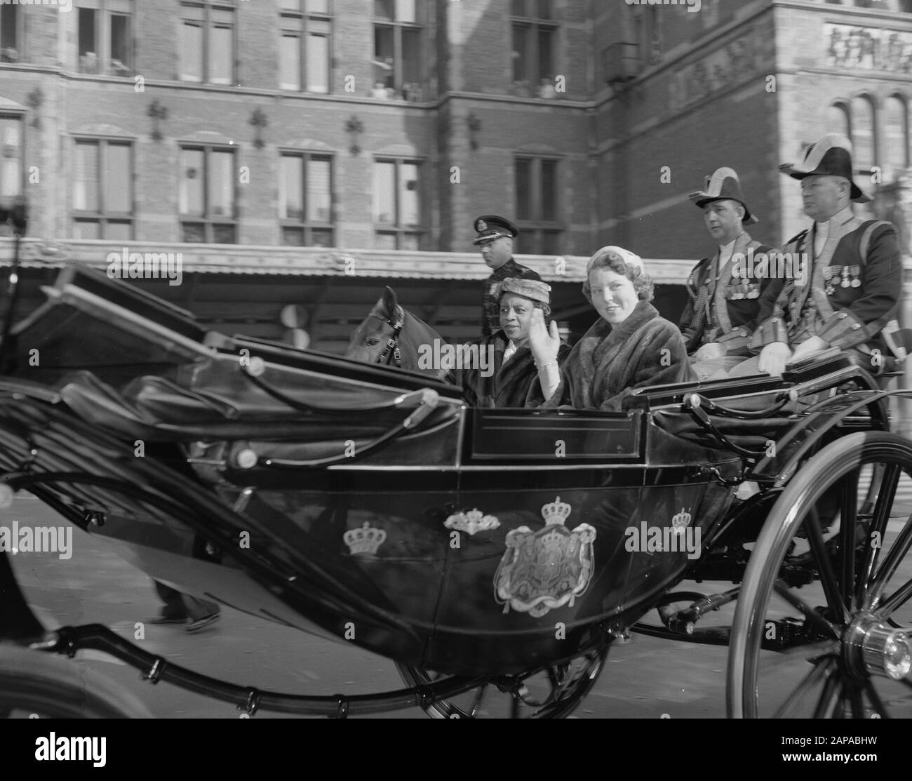 Visit President Tubman of Liberia. Princess Beatrix and Mrs Tubman in ...