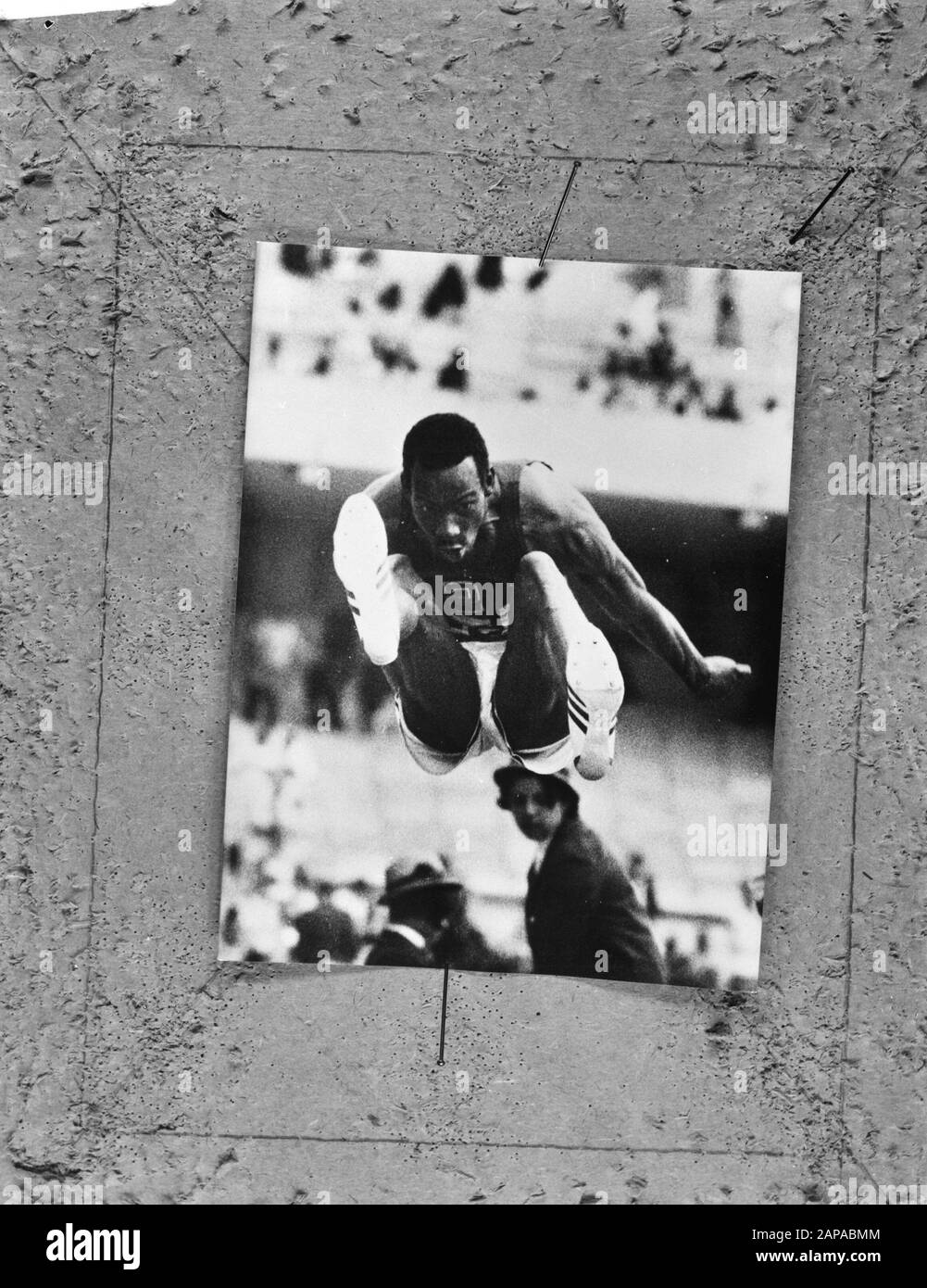 Bob beamon long jump hi-res stock photography and images - Alamy