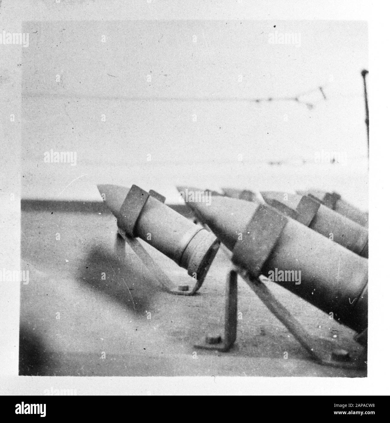 MN [Merchant Navy]/Anefo London series Description: [Depth bombs aboard ...
