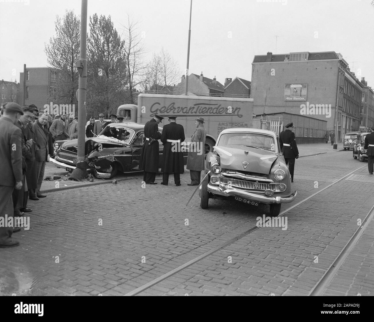 Car collision two Black and White Stock Photos & Images - Alamy