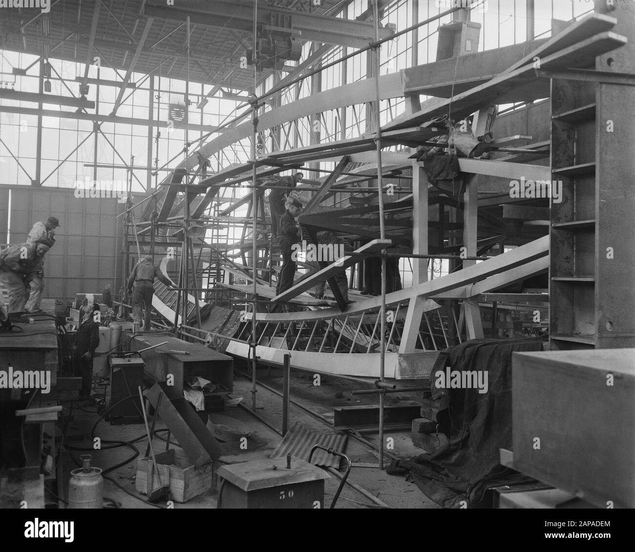 Beehive monument of Naum Gabo Date: May 2, 1957 Keywords: building ...