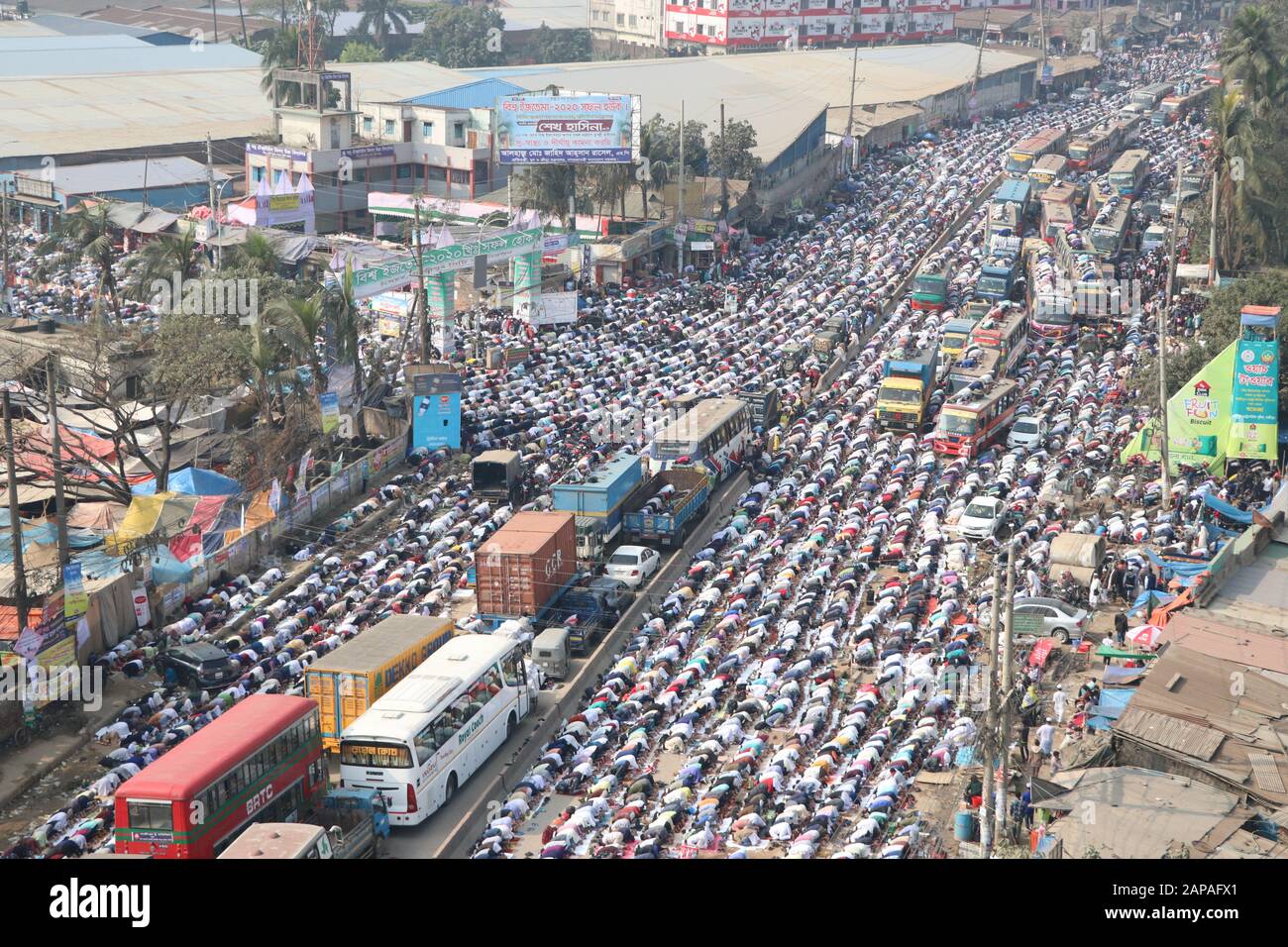 Bishwa ijtama10Jan.,2020 Dhaka BangladeshThousands of devotees offer ...