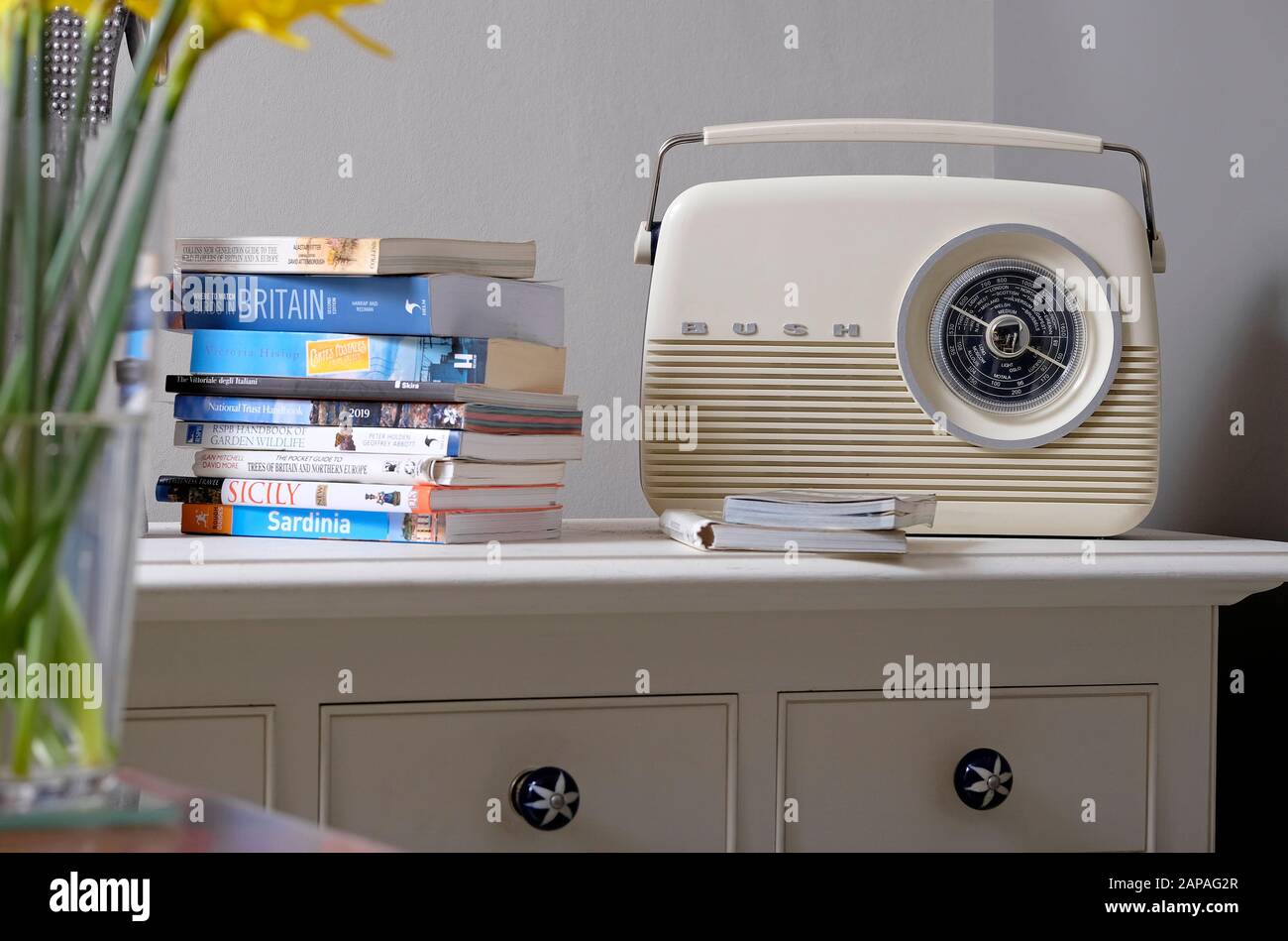 vintage bush radio in home interior Stock Photo - Alamy