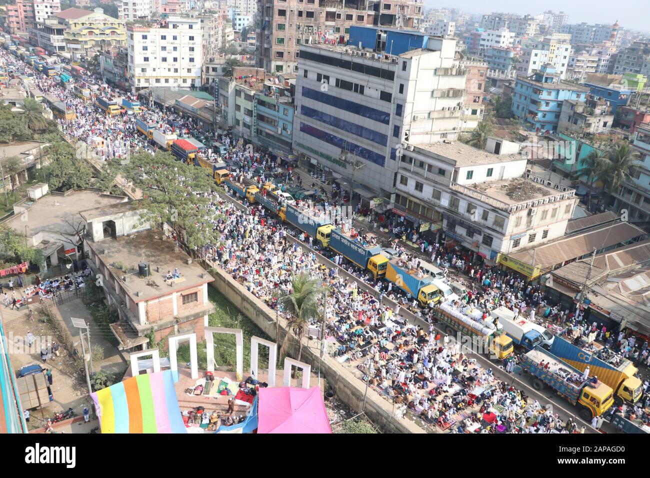 Bishwa jtema10Jan.,2020 Dhaka BangladeshThousands of devotees offer Jum ...