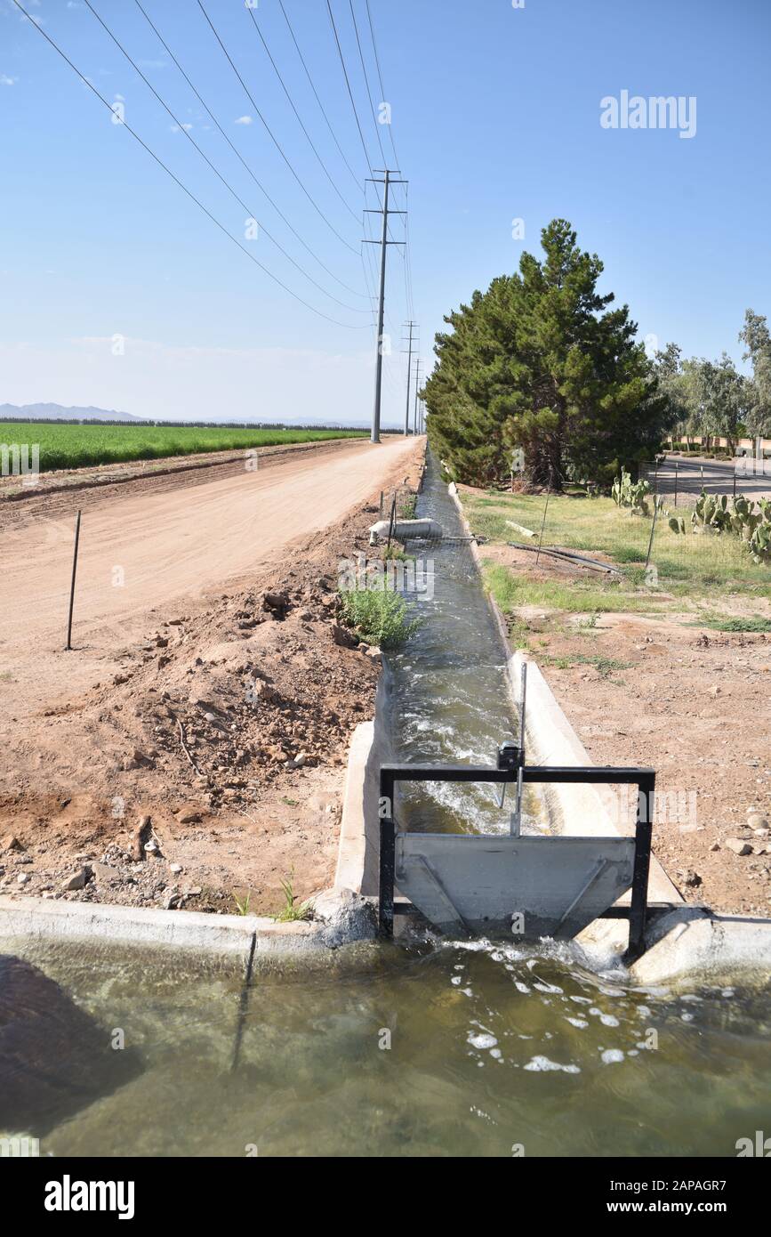 Arizona’s agriculture irrigation canal systems Stock Photo - Alamy