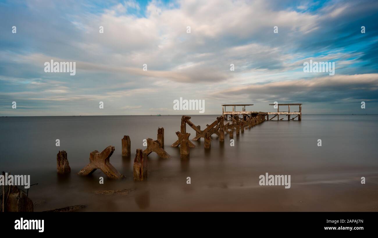 Dock falling down hi-res stock photography and images - Alamy
