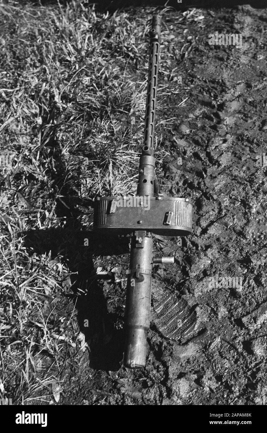 Machine gun barrel Black and White Stock Photos & Images - Alamy