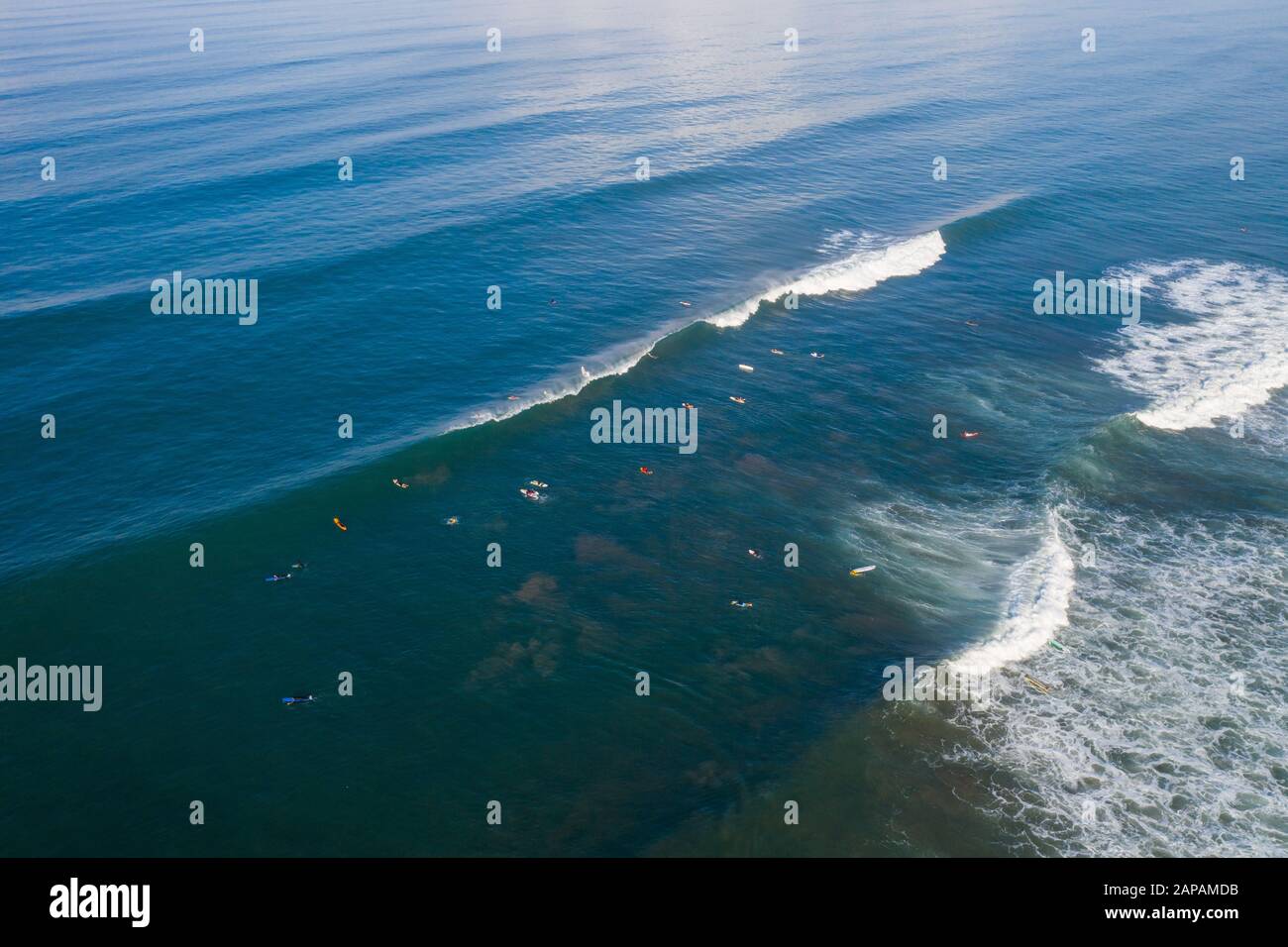 Ocean waves beach Stock Photo - Alamy