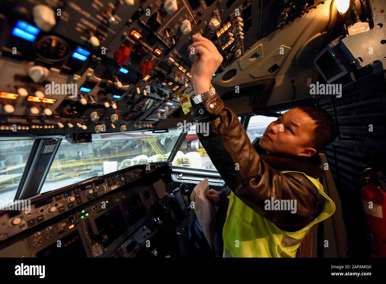 Electrical engineer airplane hi-res stock photography and images - Alamy