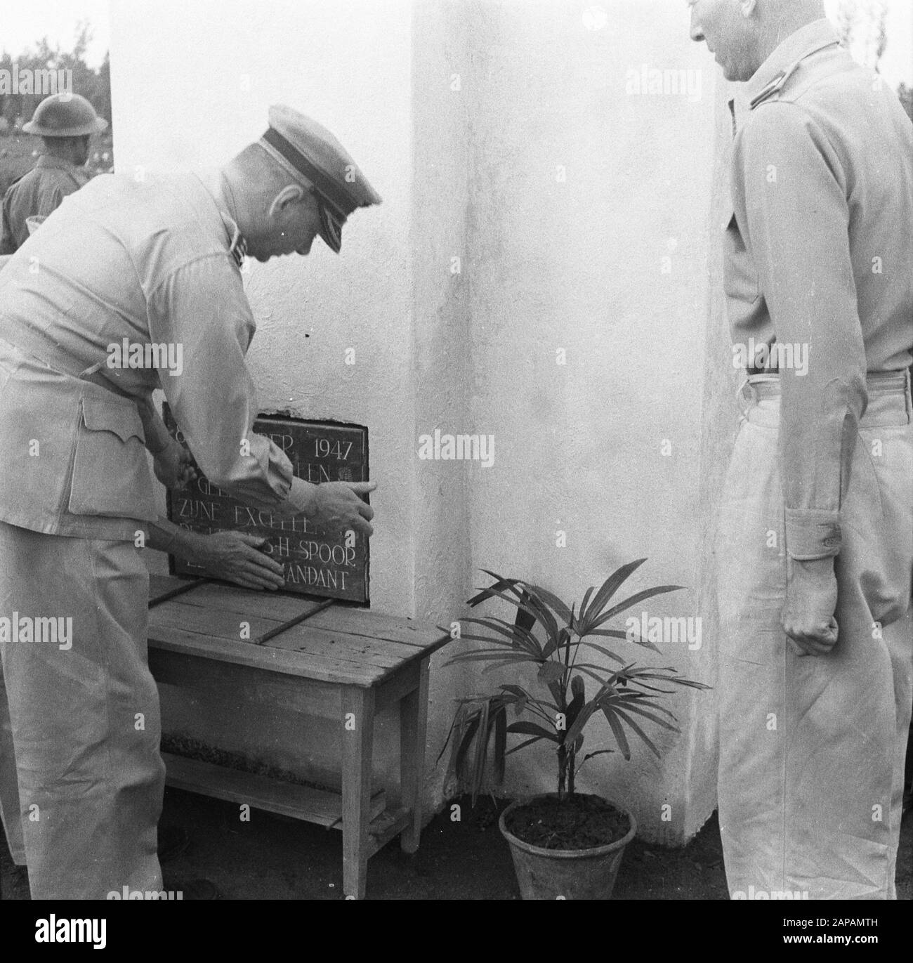 Opening field of honor Menteng Pulu Description: The army commander ...