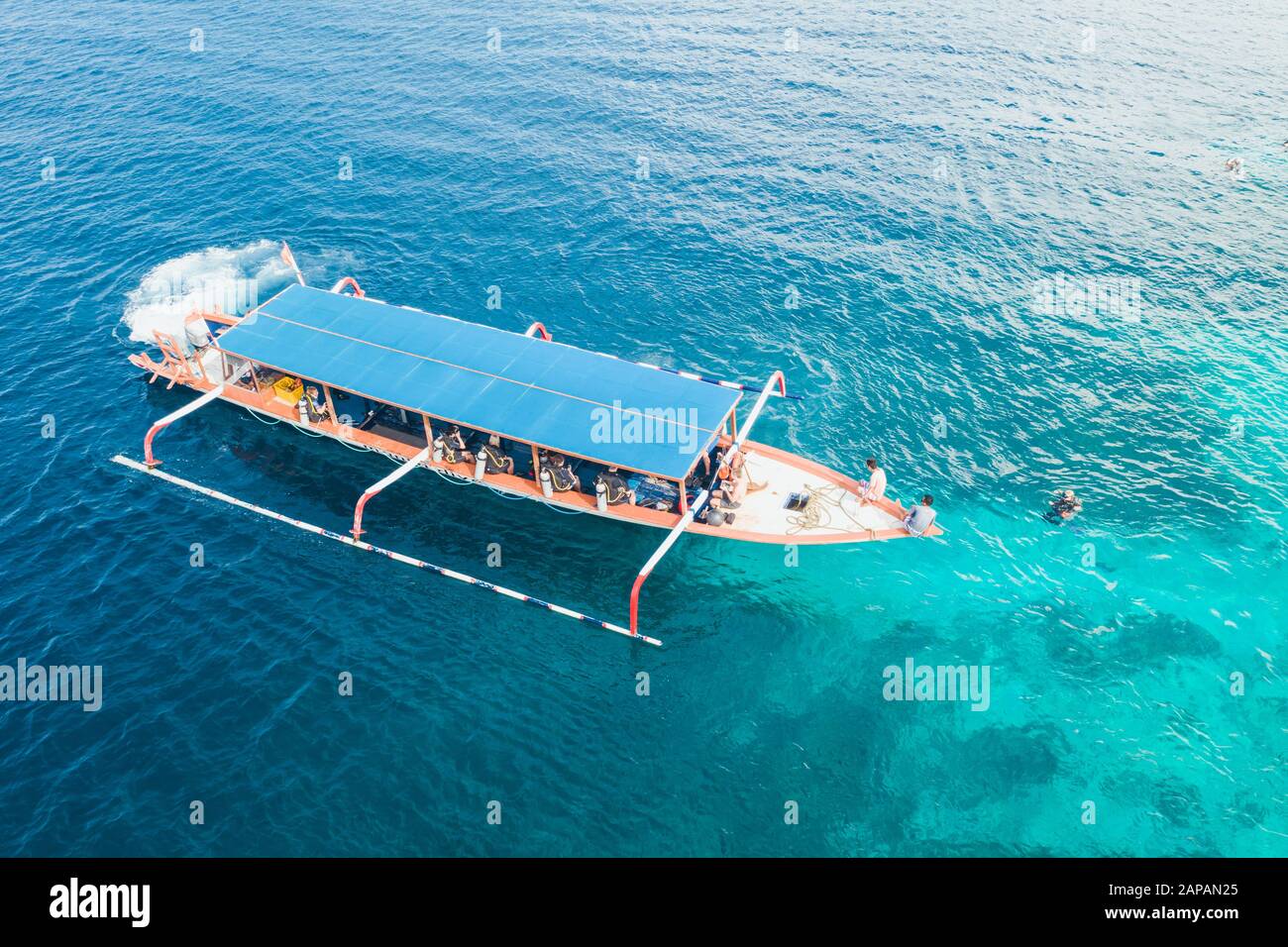 Dive boat aerial Stock Photo - Alamy