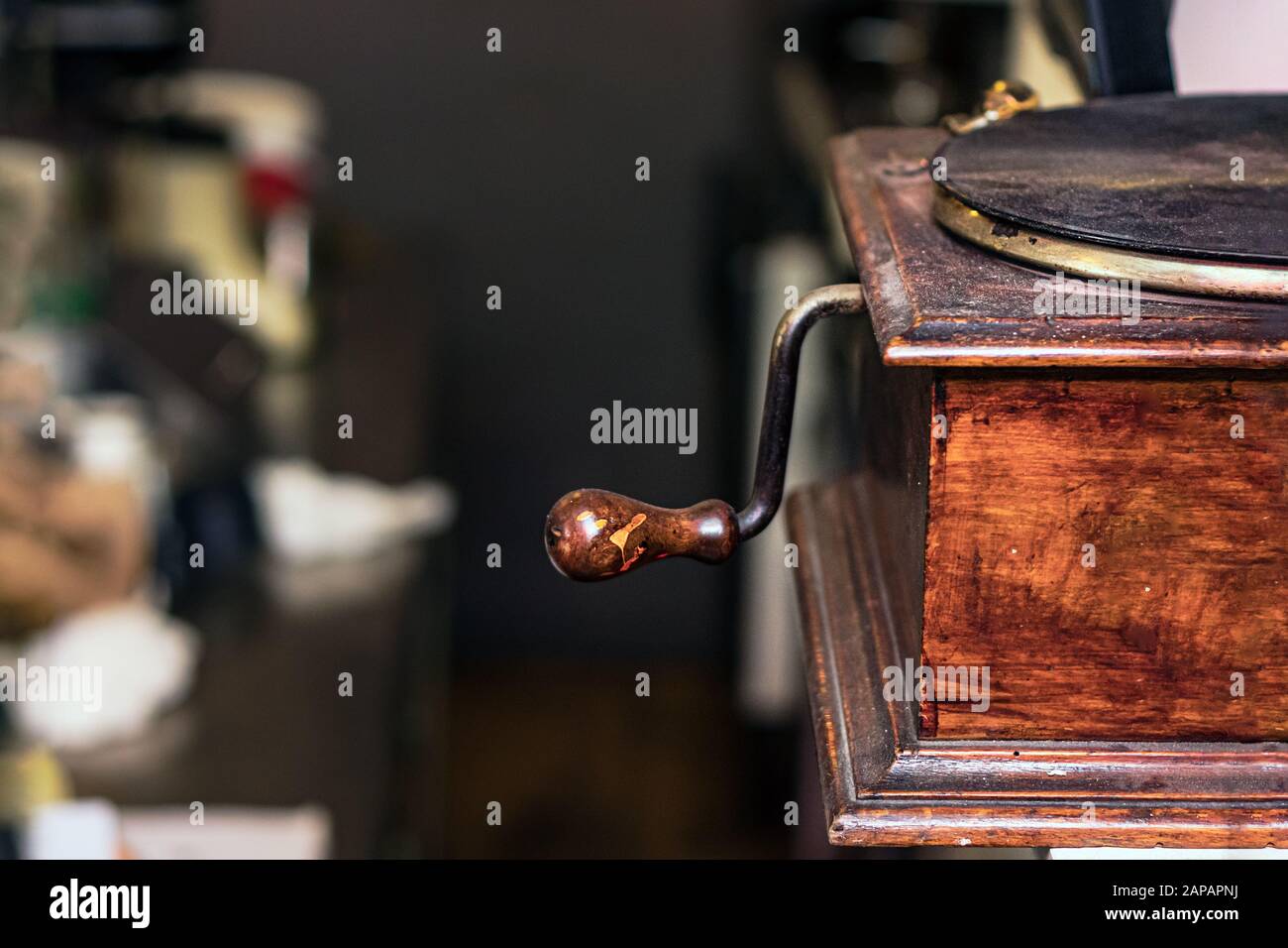 Very old manual wooden vinyl disc turntable Stock Photo - Alamy