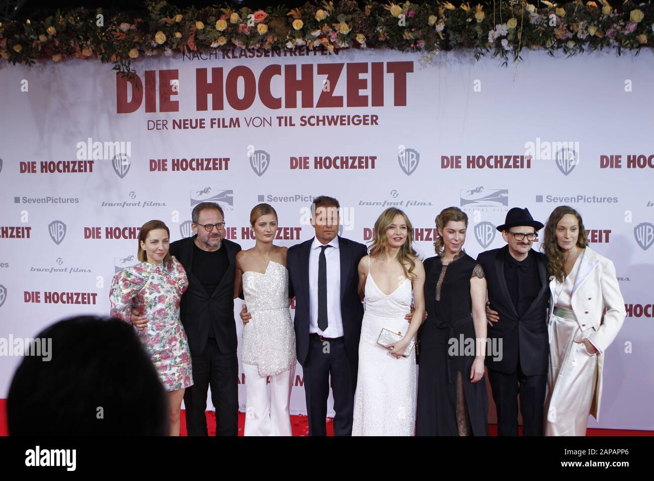 Berlin, Germany. 21st Jan, 2020. Berlin:The photo shows actors ...