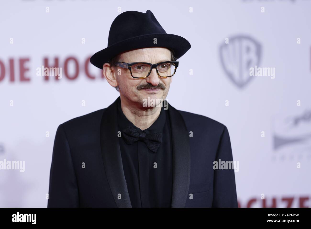 Berlin, Germany. 21st Jan, 2020. Berlin:The photo shows actors Milan ...