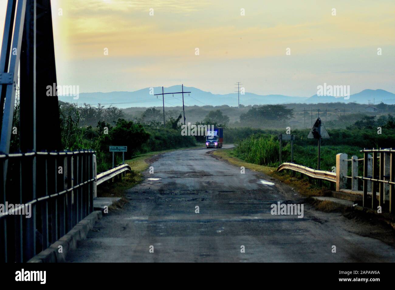 Kazinga channel bridge hi-res stock photography and images - Alamy