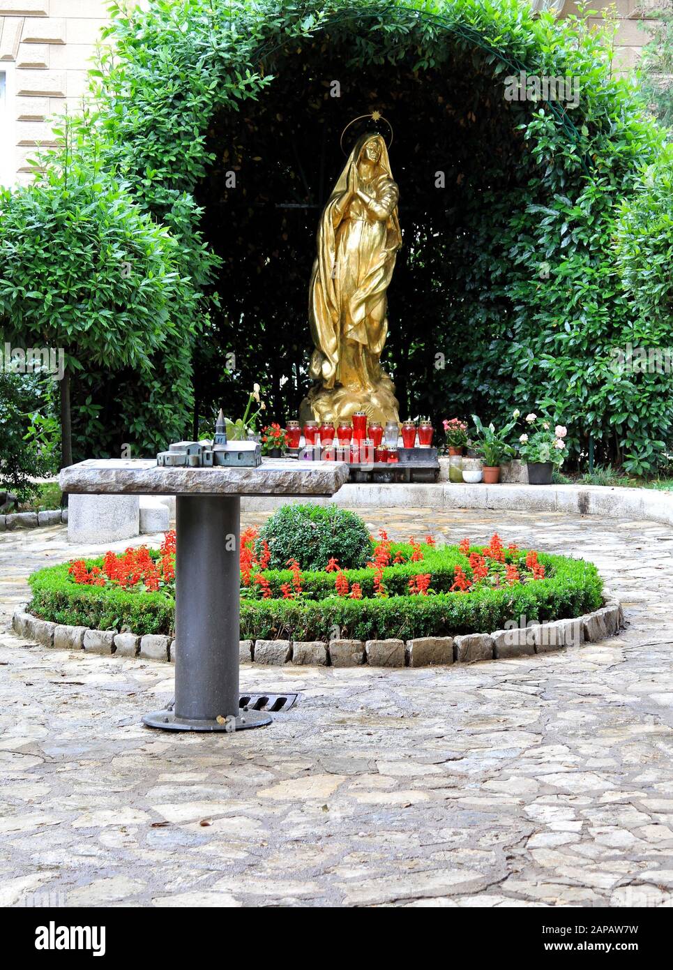 Religious statue of golden Madonna in Opatija Stock Photo - Alamy