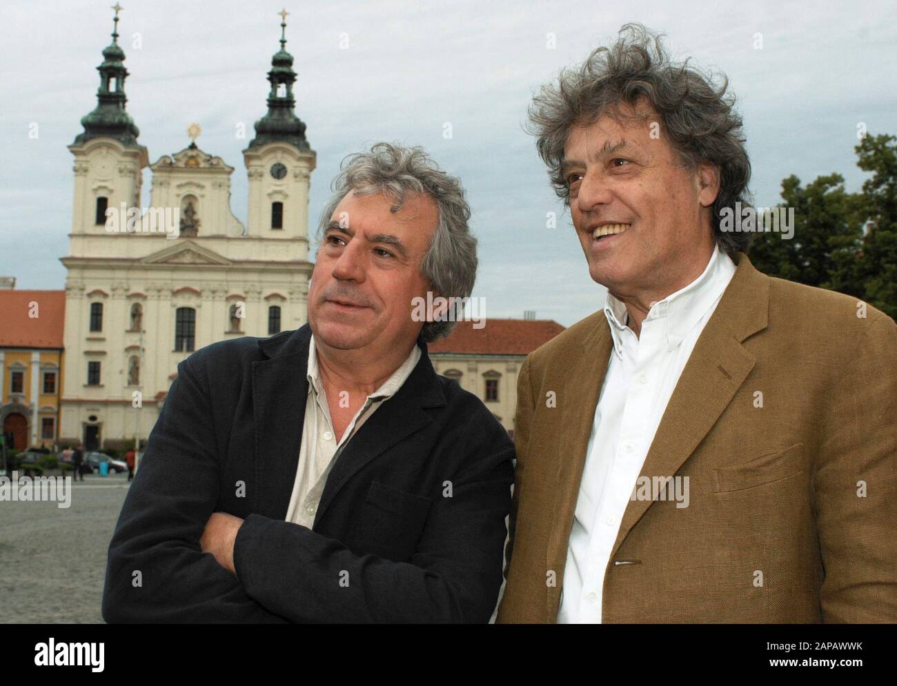 Terry jones monty python hi-res stock photography and images - Alamy