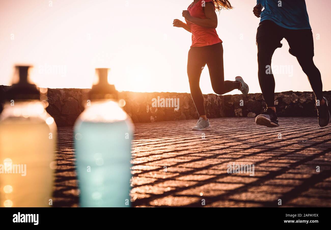 Fit couple hi-res stock photography and images - Alamy