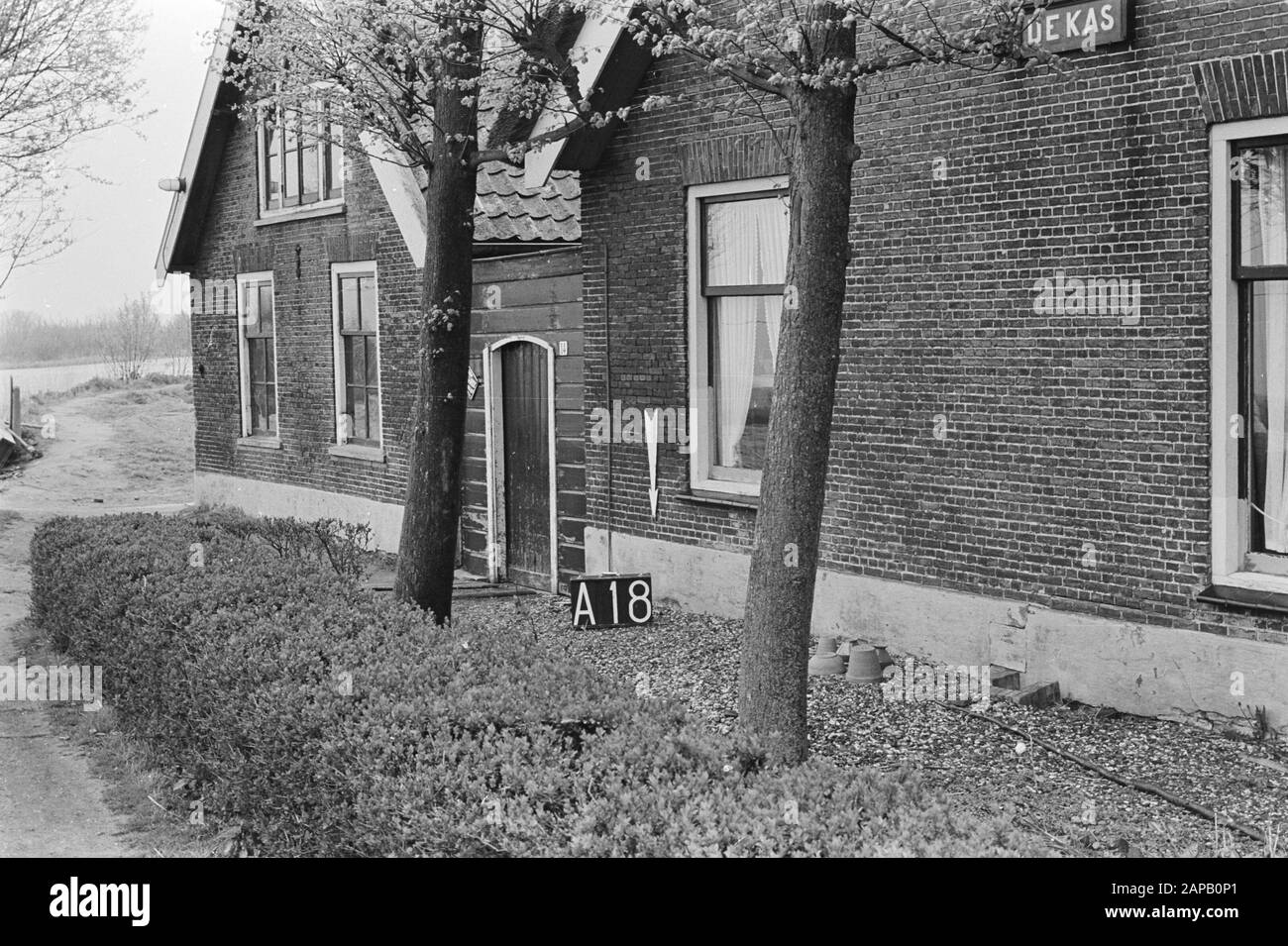 Fixed Points Cultuurtechnische dienst Description: Farm De Kas near Oud ...