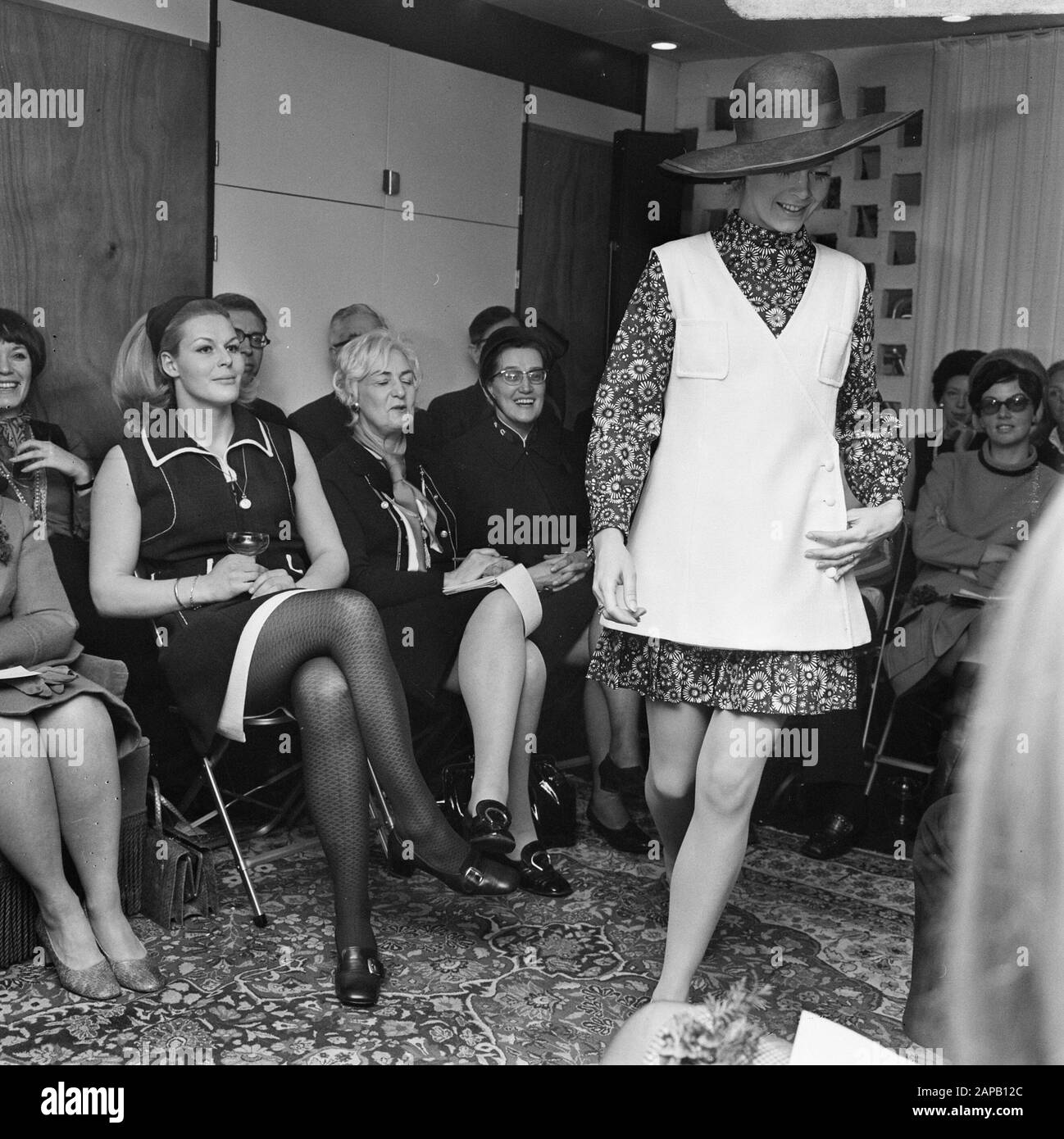 Couturier Edgar Vos shows new collection. Ada Kok watches fashion show ...