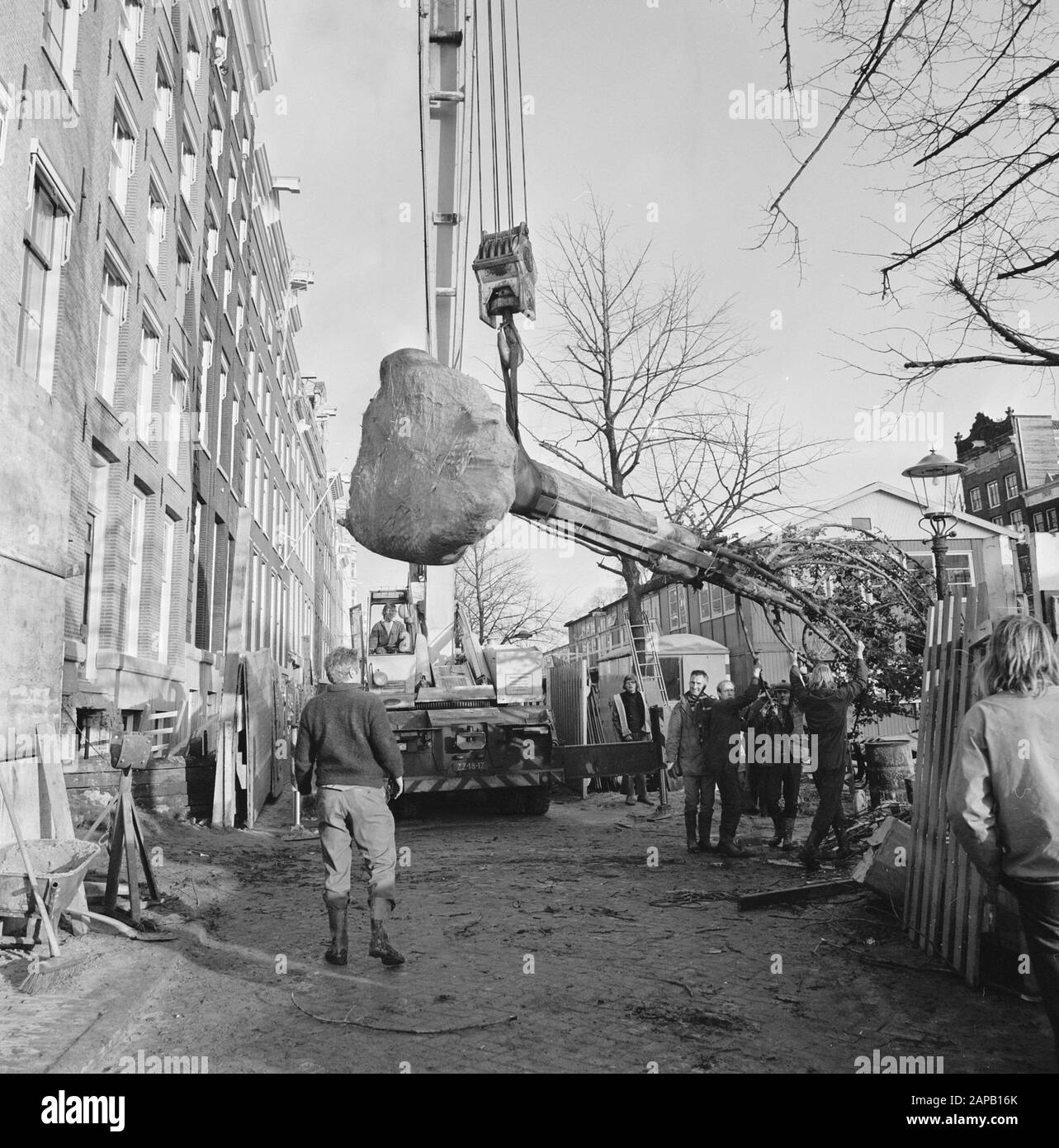 Boom is brought to Mees en Hope at Keizersgracht, commissioned Date ...