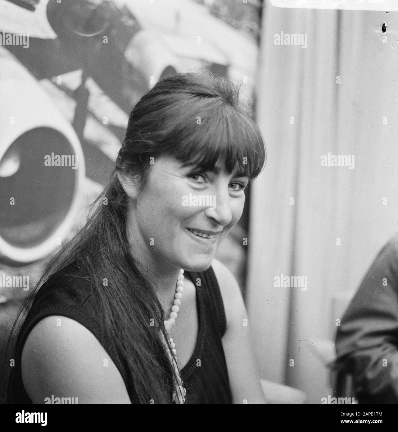 Israeli singer hi-res stock photography and images - Alamy