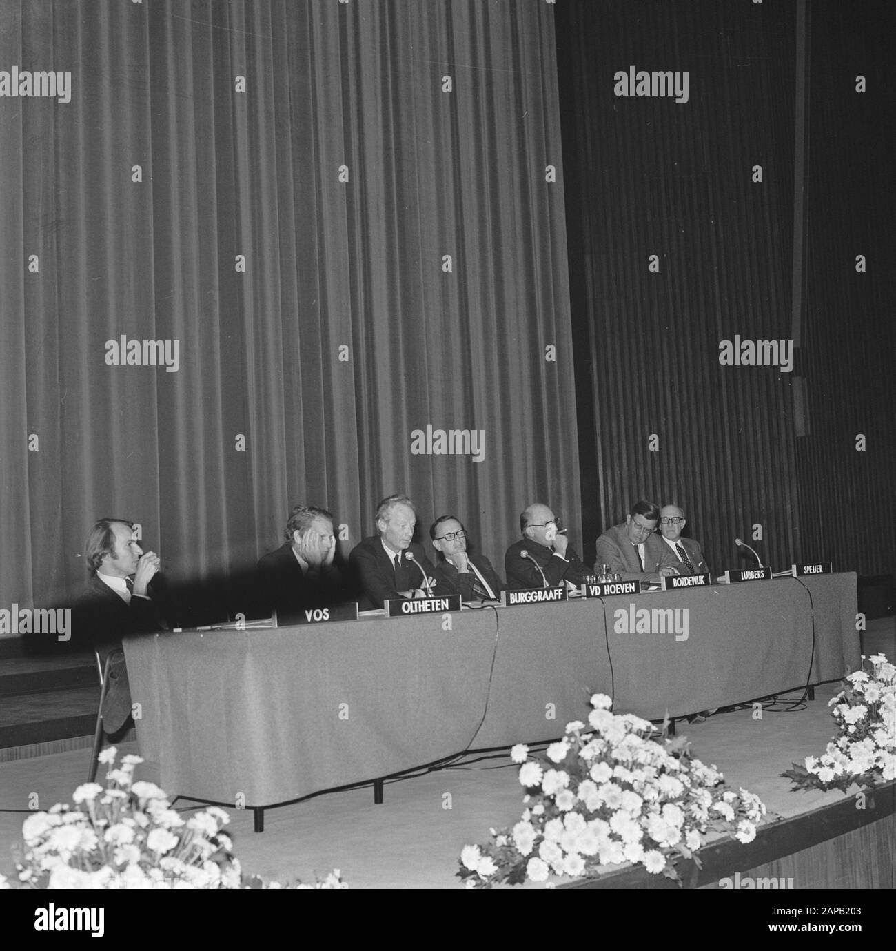 Hague congress centre hi-res stock photography and images - Alamy