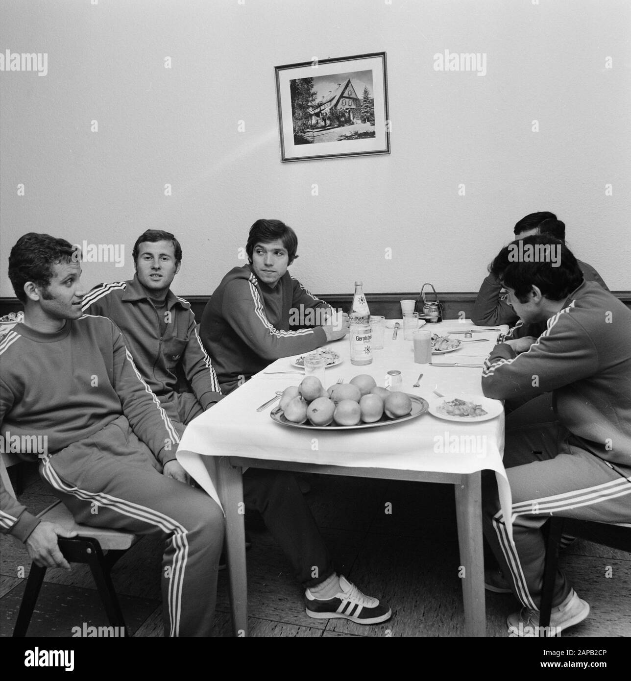 Bulgarian team in Kamen for World Cup 74; v.l.n.r. Coranov (goalkeeper ...