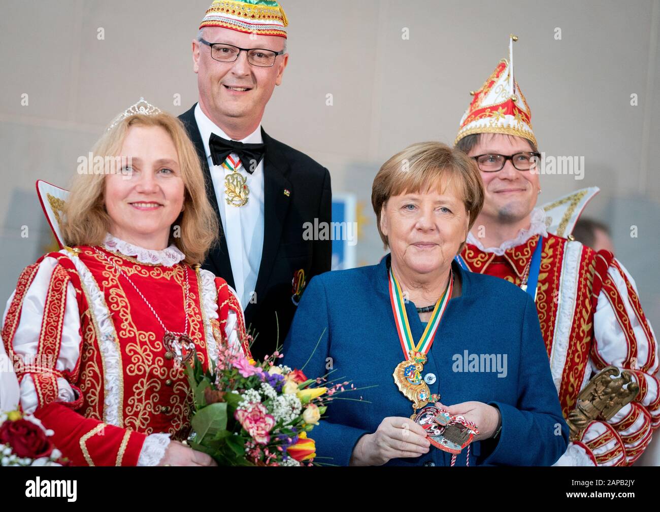 Angela weiss hi-res stock photography and images - Alamy