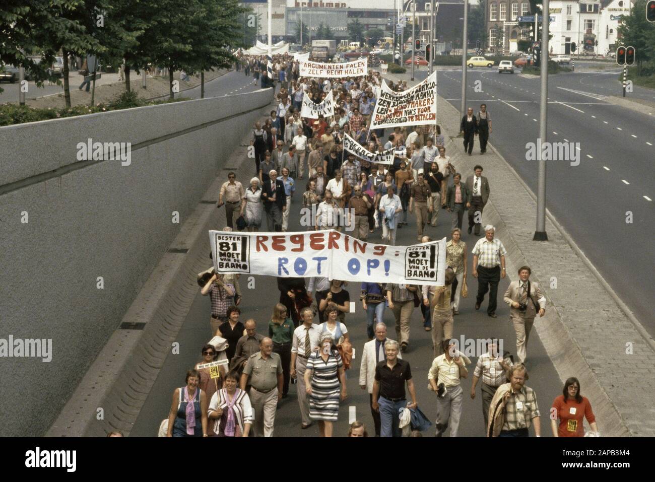 Food protest 1970s hi-res stock photography and images - Alamy