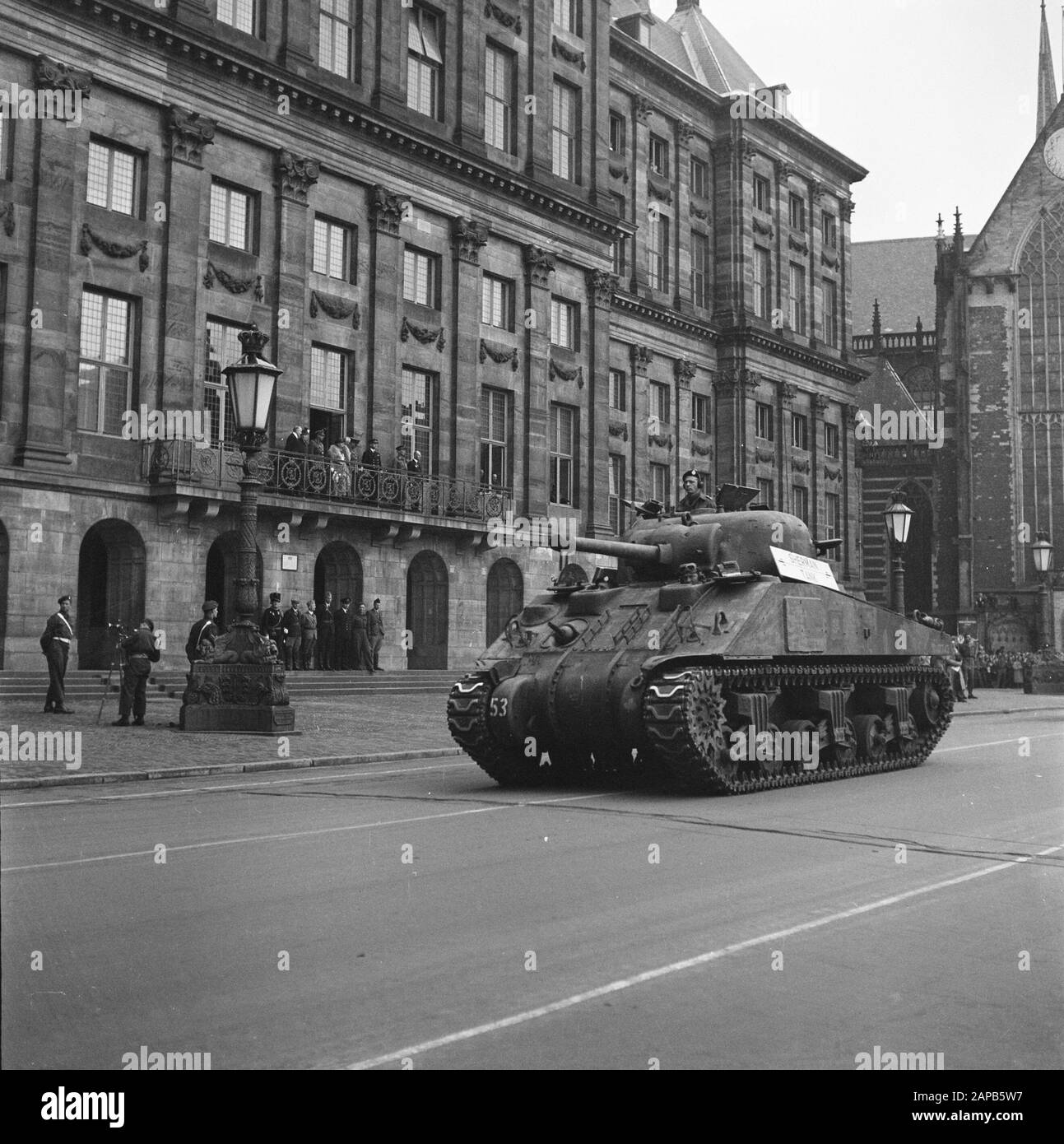 Sherman tank 1945 hi-res stock photography and images - Alamy
