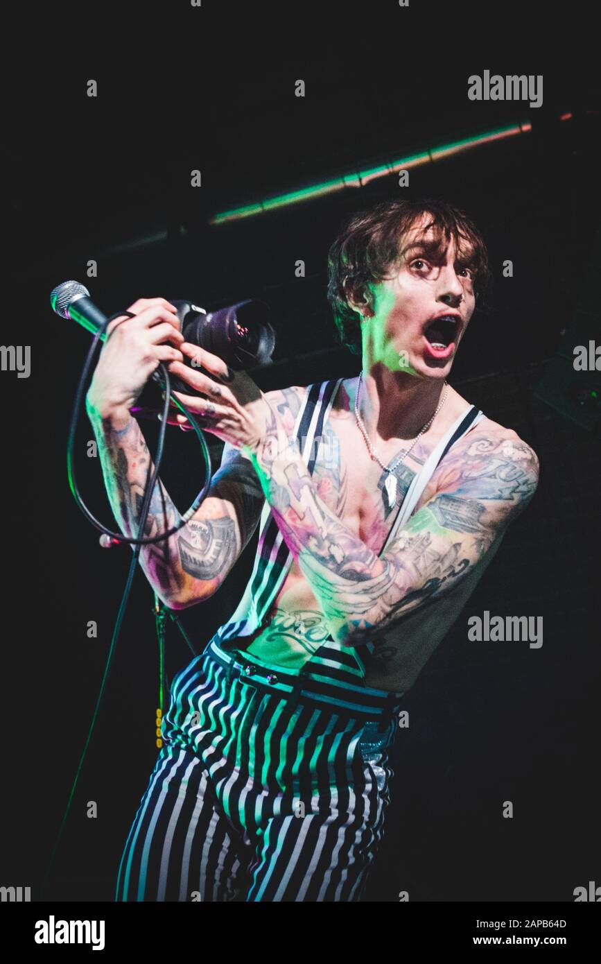 Justin hawkins musician hi-res stock photography and images - Alamy
