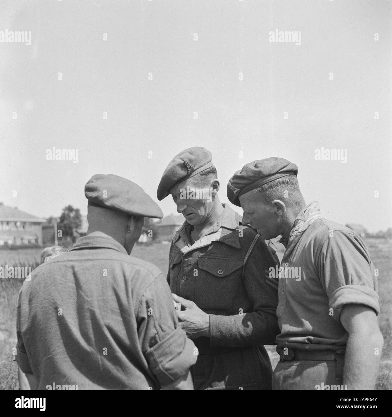 Canadian soldiers world war ii hi-res stock photography and images - Alamy
