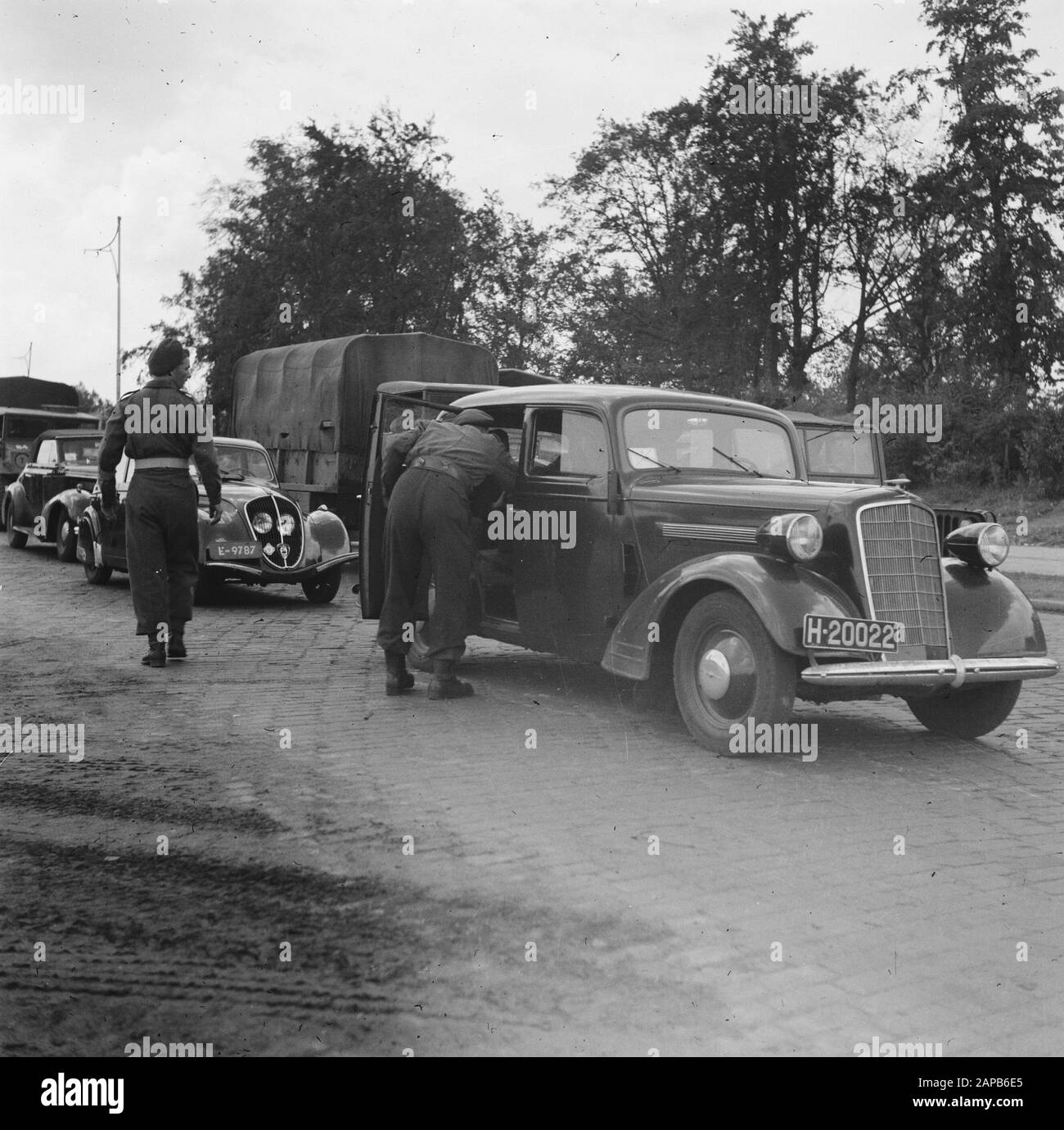 Elevators on the main road Description: [Cars are controlled by ...