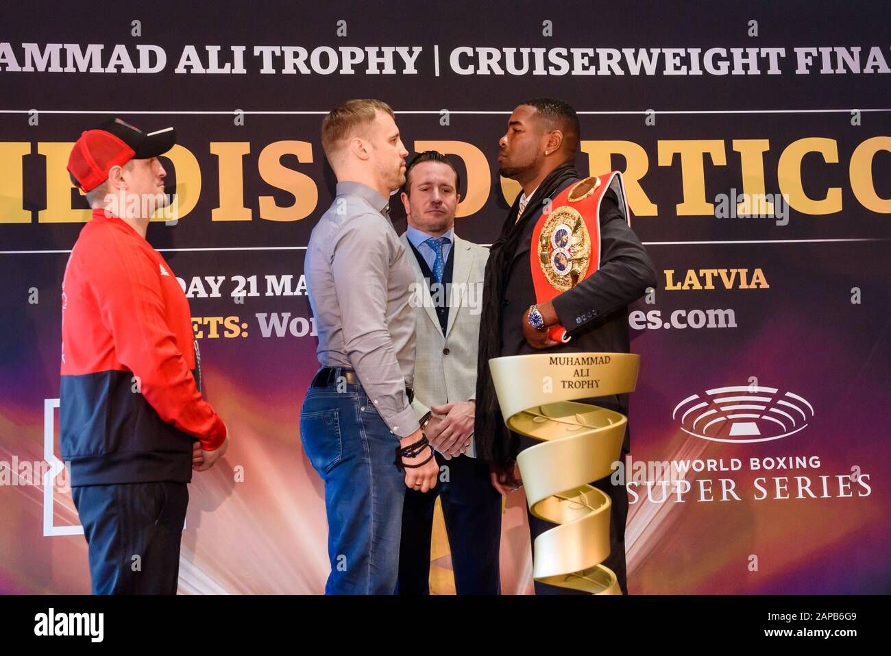 World boxing super series hi-res stock photography and images - Alamy