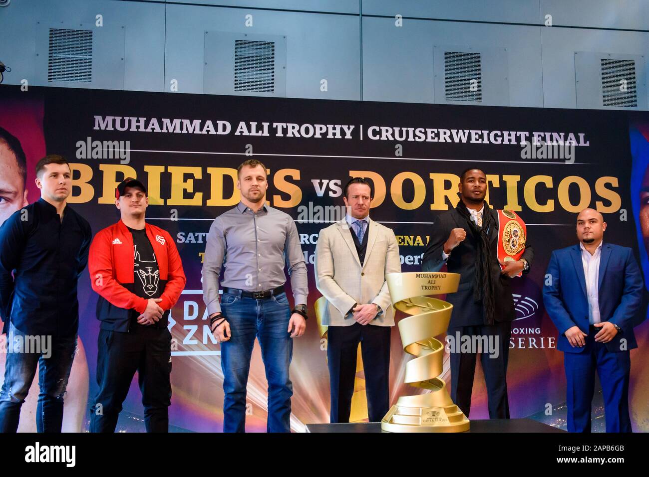 World boxing super series hi-res stock photography and images - Alamy