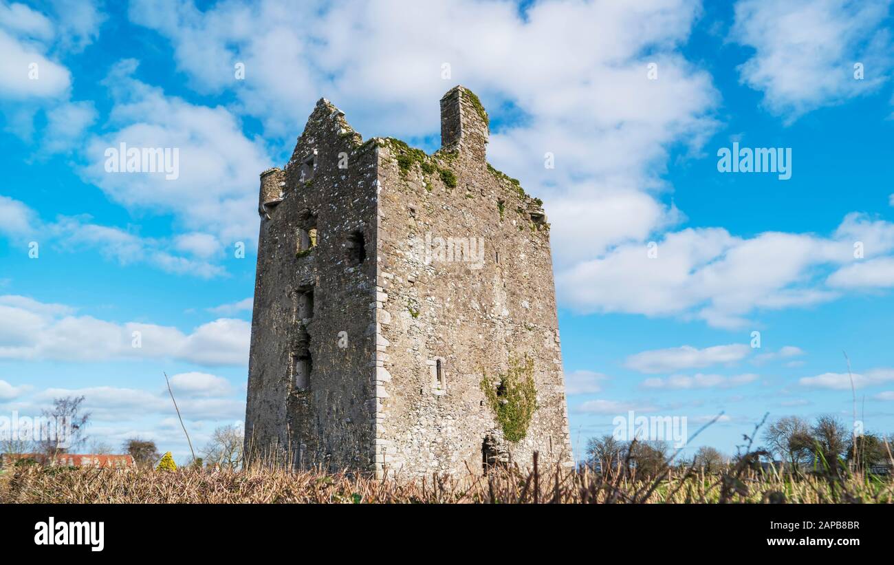 Irish tower house hi-res stock photography and images - Alamy