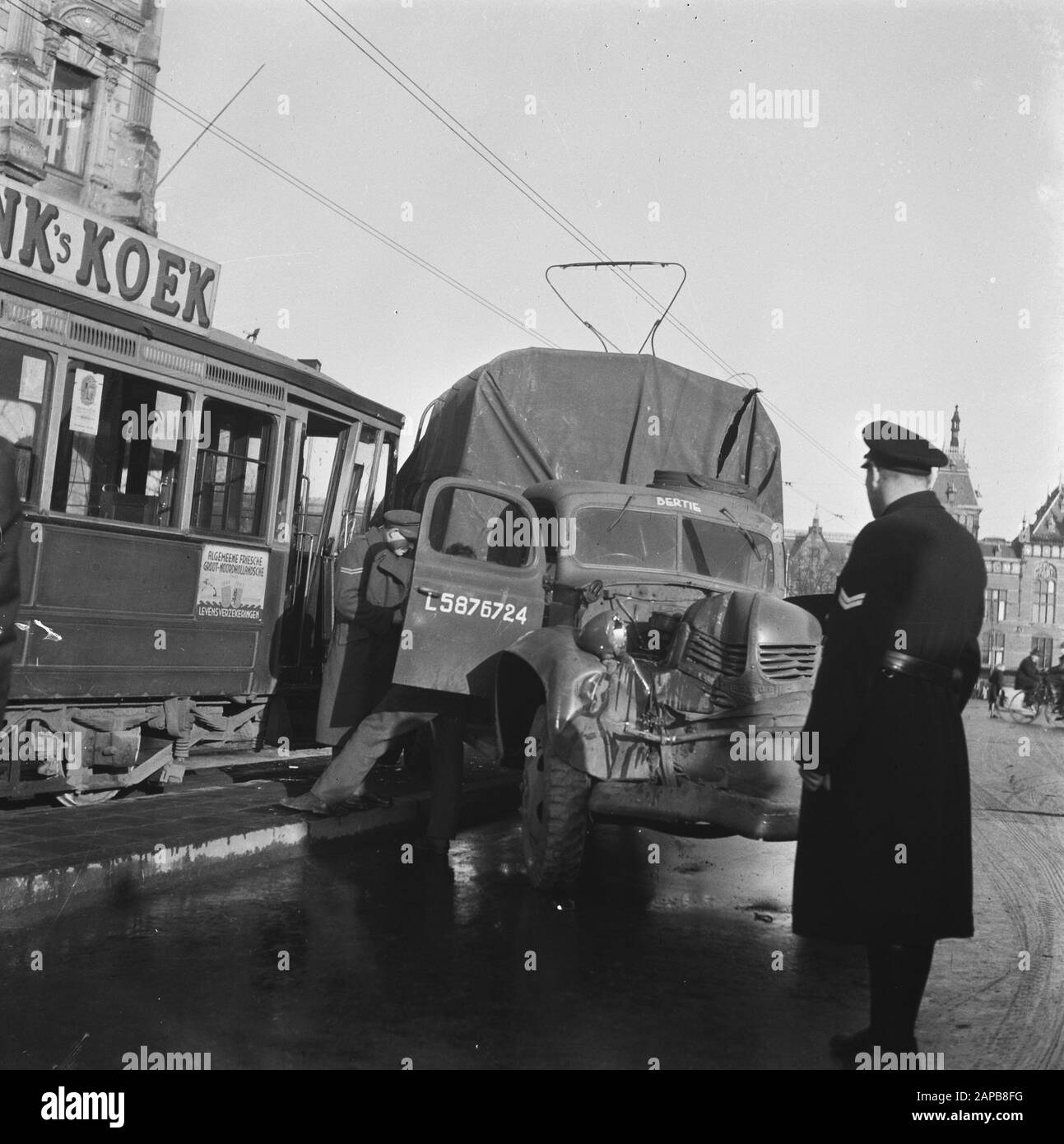 Artis Date: 11 January 1946 Institution name: Artis Stock Photo - Alamy