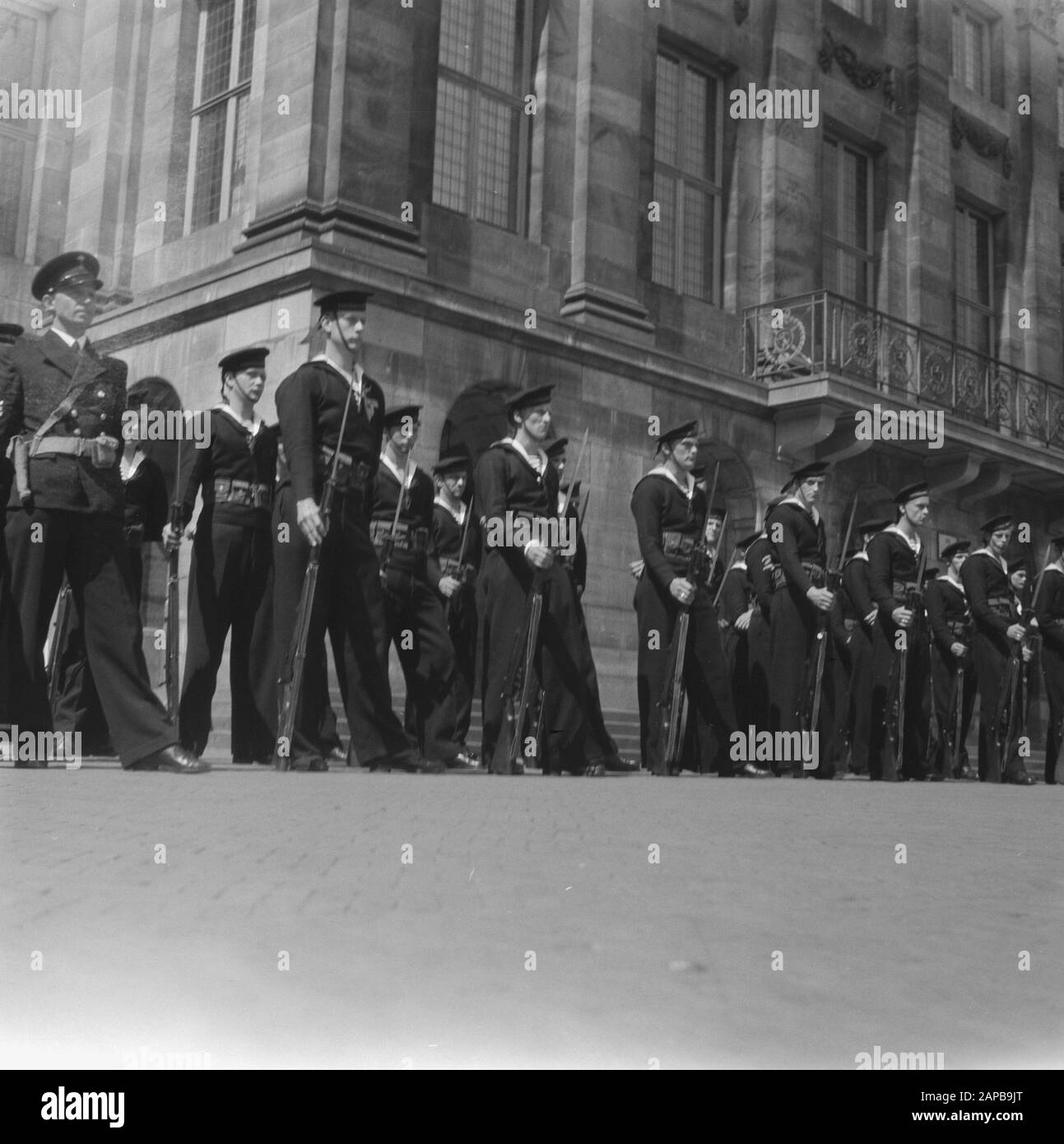 Royal guards rotation ceremony hi-res stock photography and images - Alamy