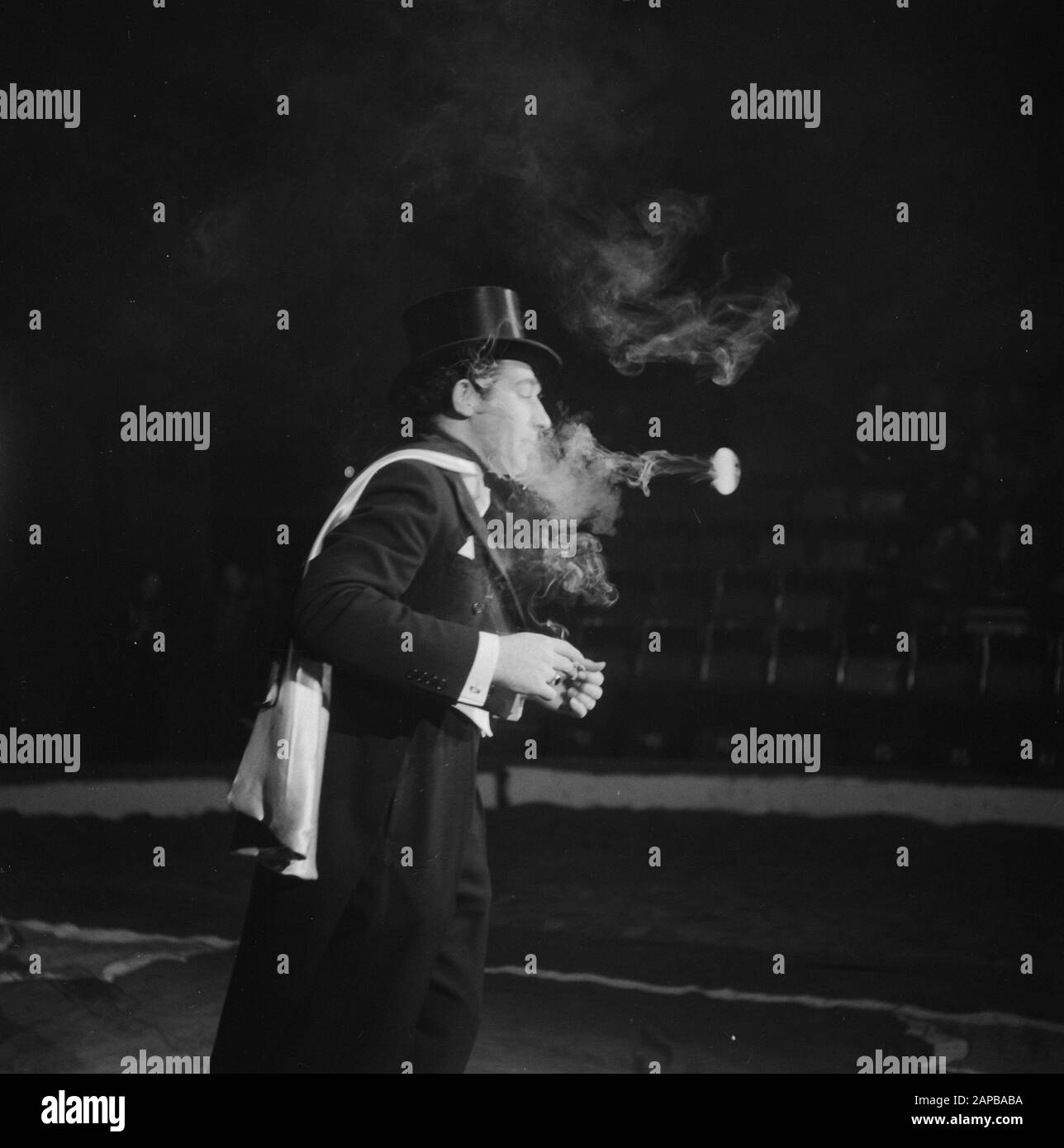 De Koning der Pickpockets Borra, Circus Strassburger Date: December 22 ...