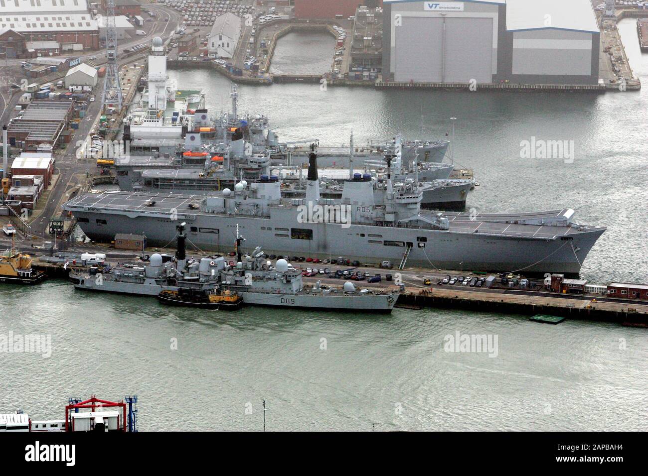 Hms exeter hi-res stock photography and images - Alamy