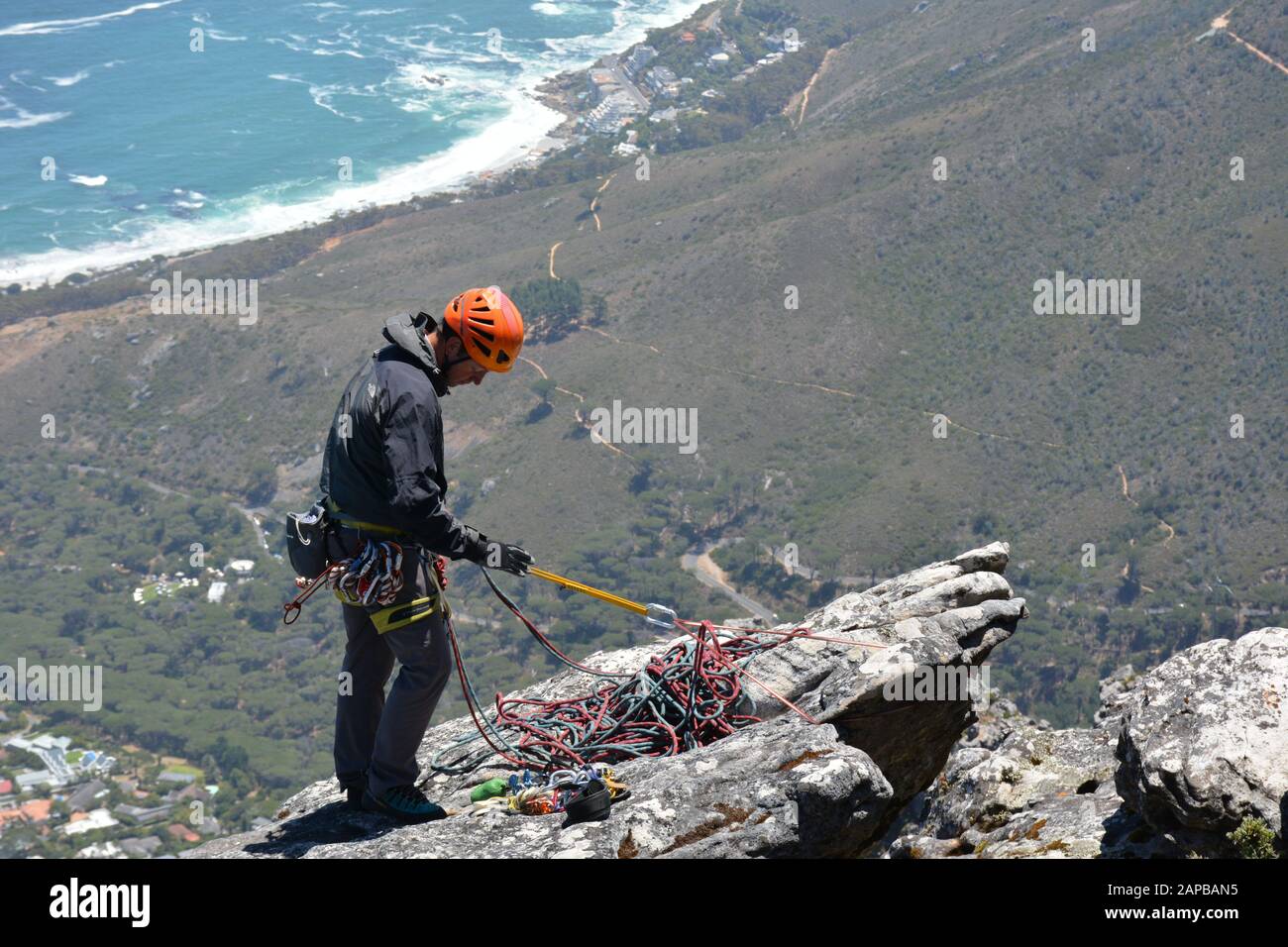 Mountain table abseil hi-res stock photography and images - Alamy