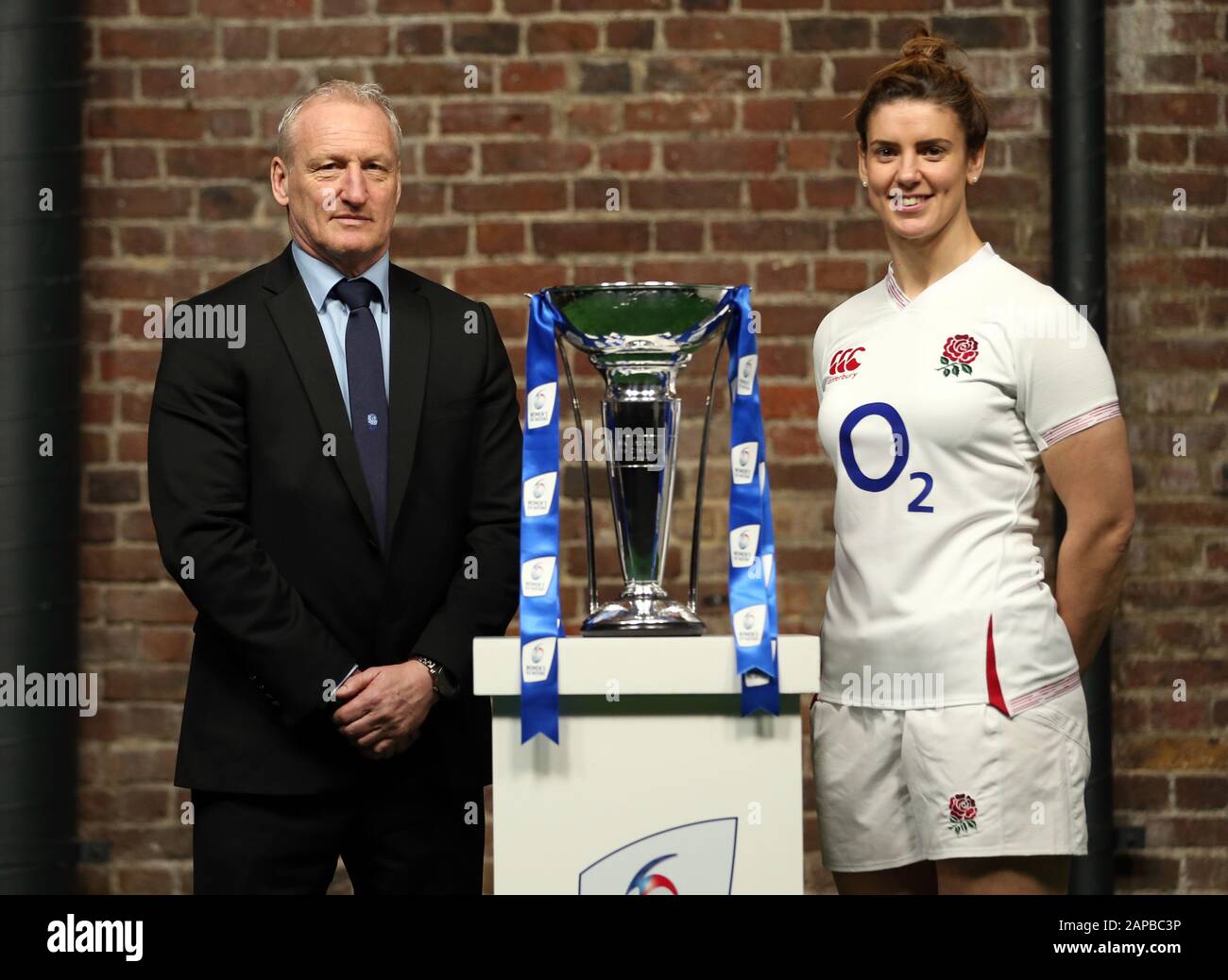 England coach Simon Middleton (left) and Sarah Hunter during the ...