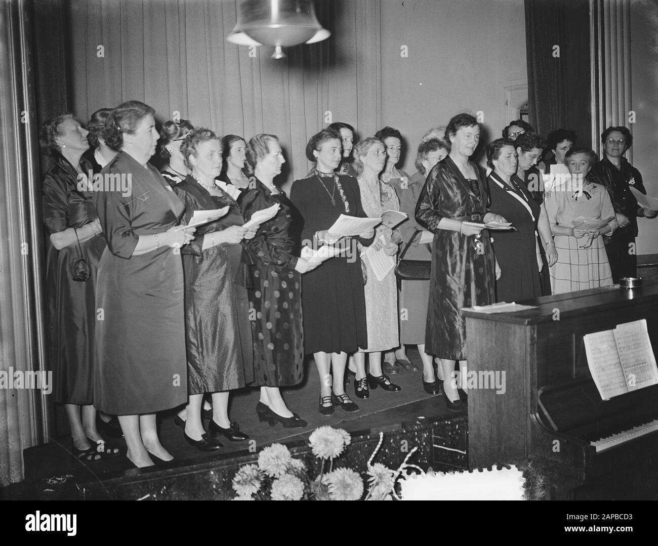 40 years jubilee Dutch Society Housevrouwen (Amsterdam) (Mrs. Driesen ...